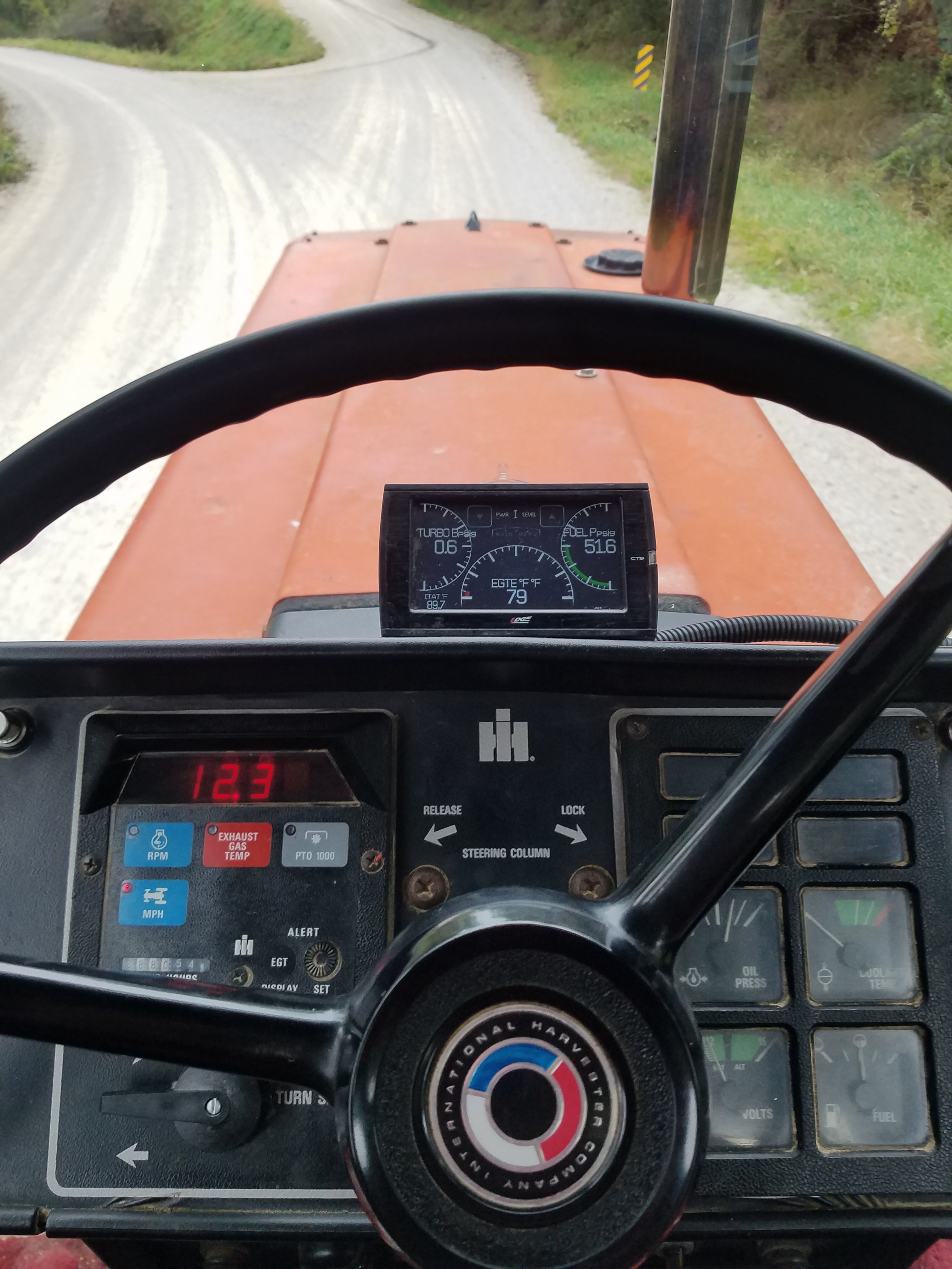 1486 red power and a boy - Technical IH Talk - Red Power Magazine Community