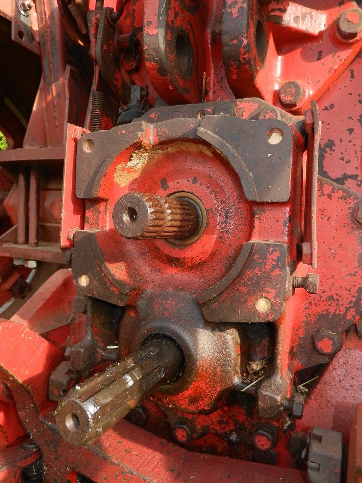 1066, where to bolt speed multiplier on PTO? - Technical IH Talk - Red ...