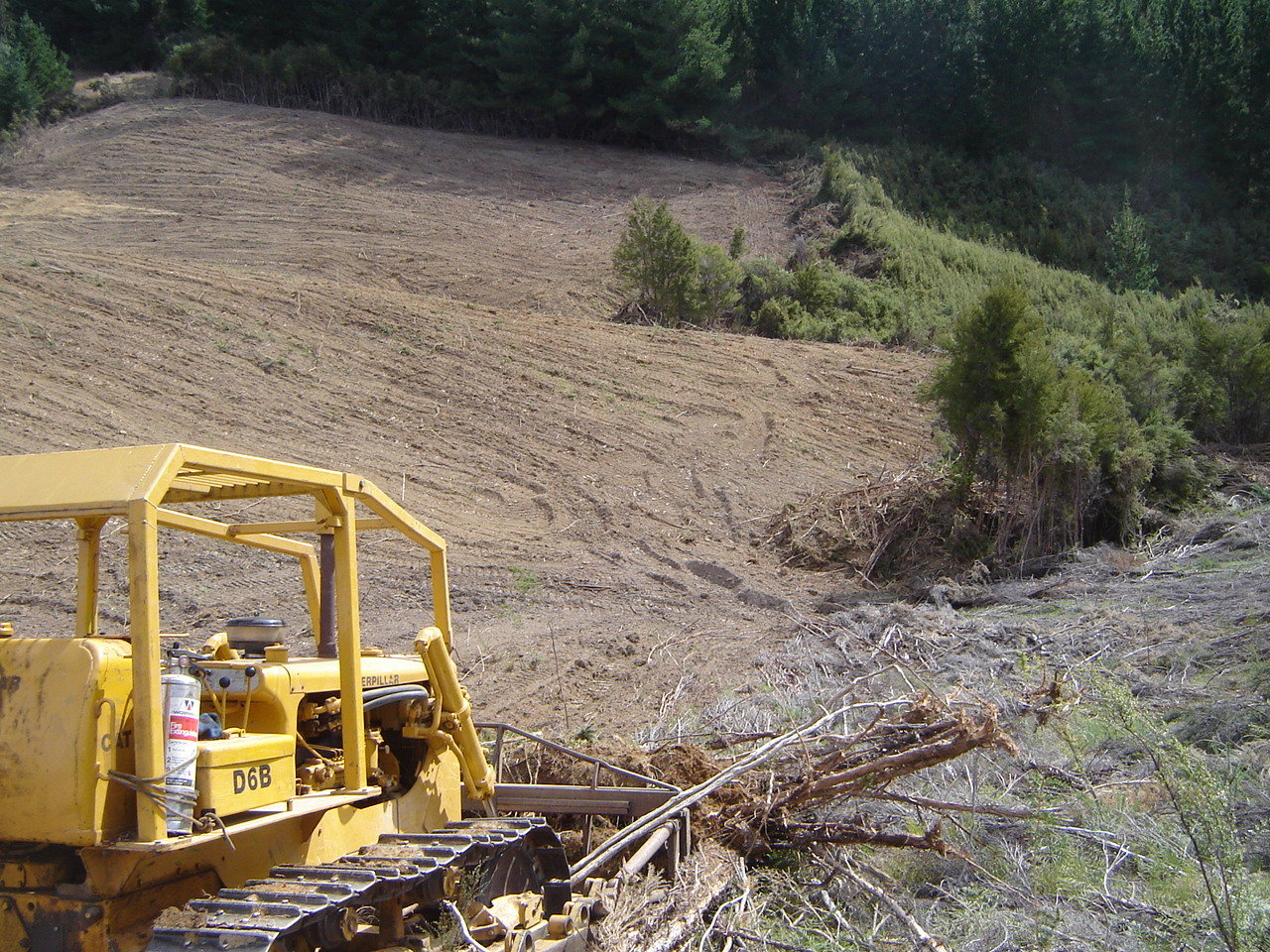 scrub clearing.....down under - IH Construction Equipment - Red Power ...