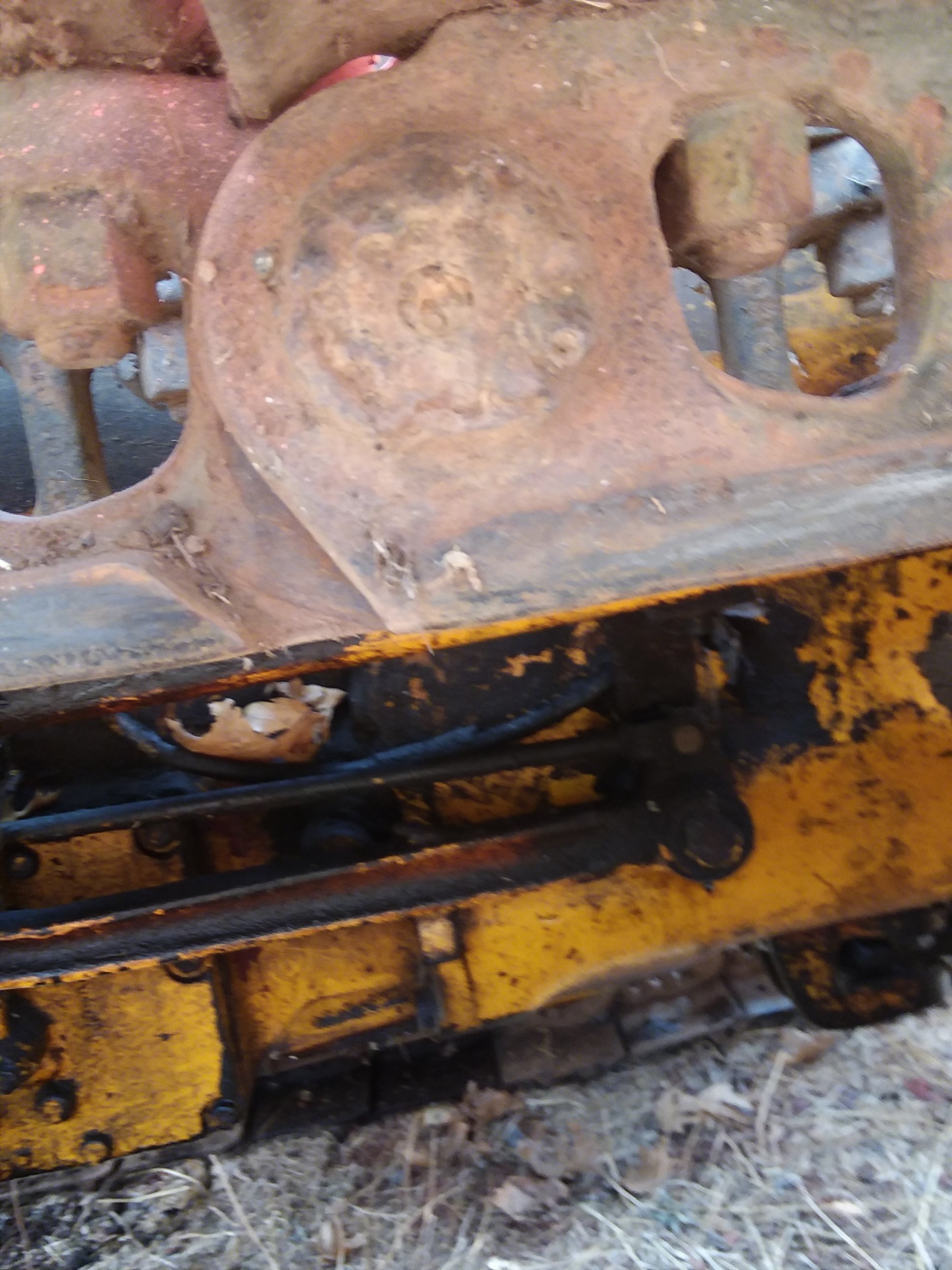 T340 splitting track - IH Construction Equipment - Red Power Magazine ...