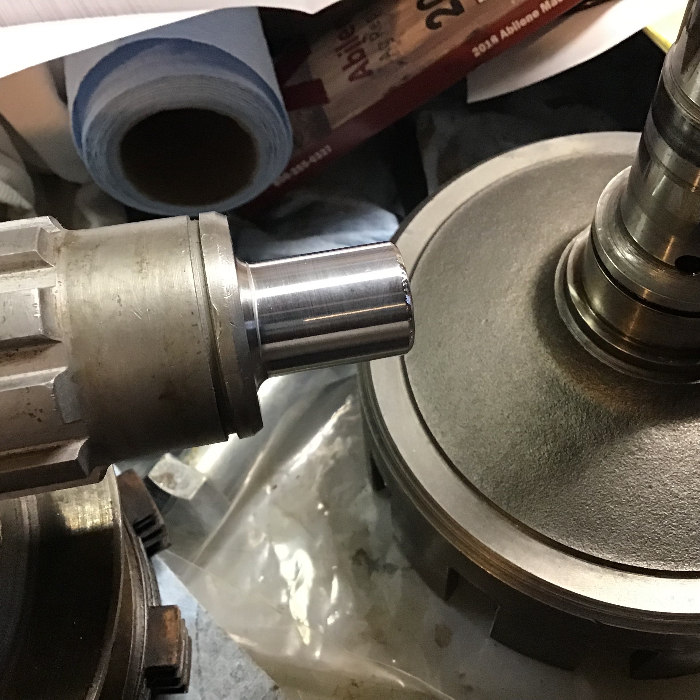 560D output shaft pilot bearing issues - Technical IH Talk - Red Power ...