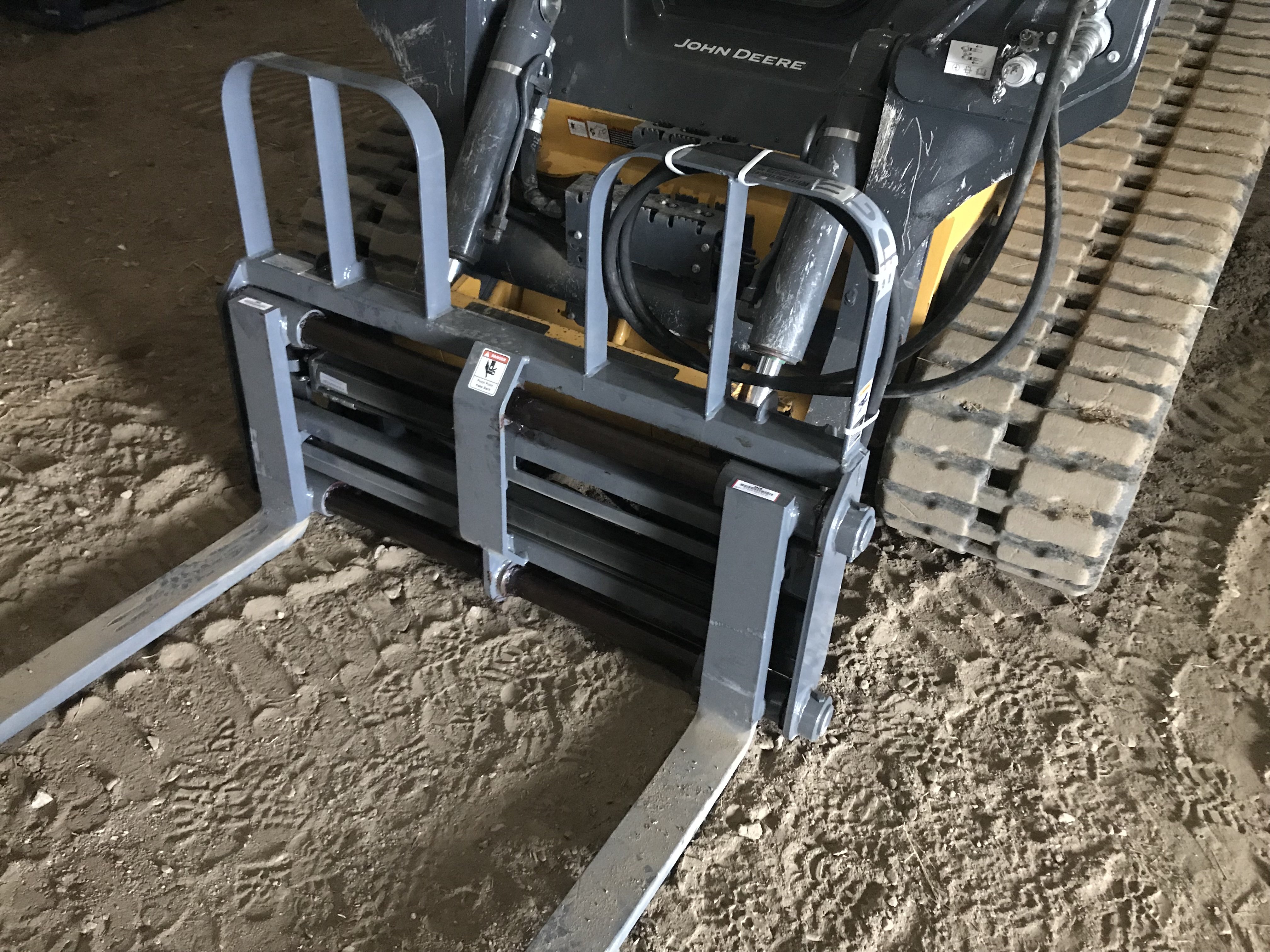 Hydraulic sliding pallet forks - General Chat - Red Power Magazine ...