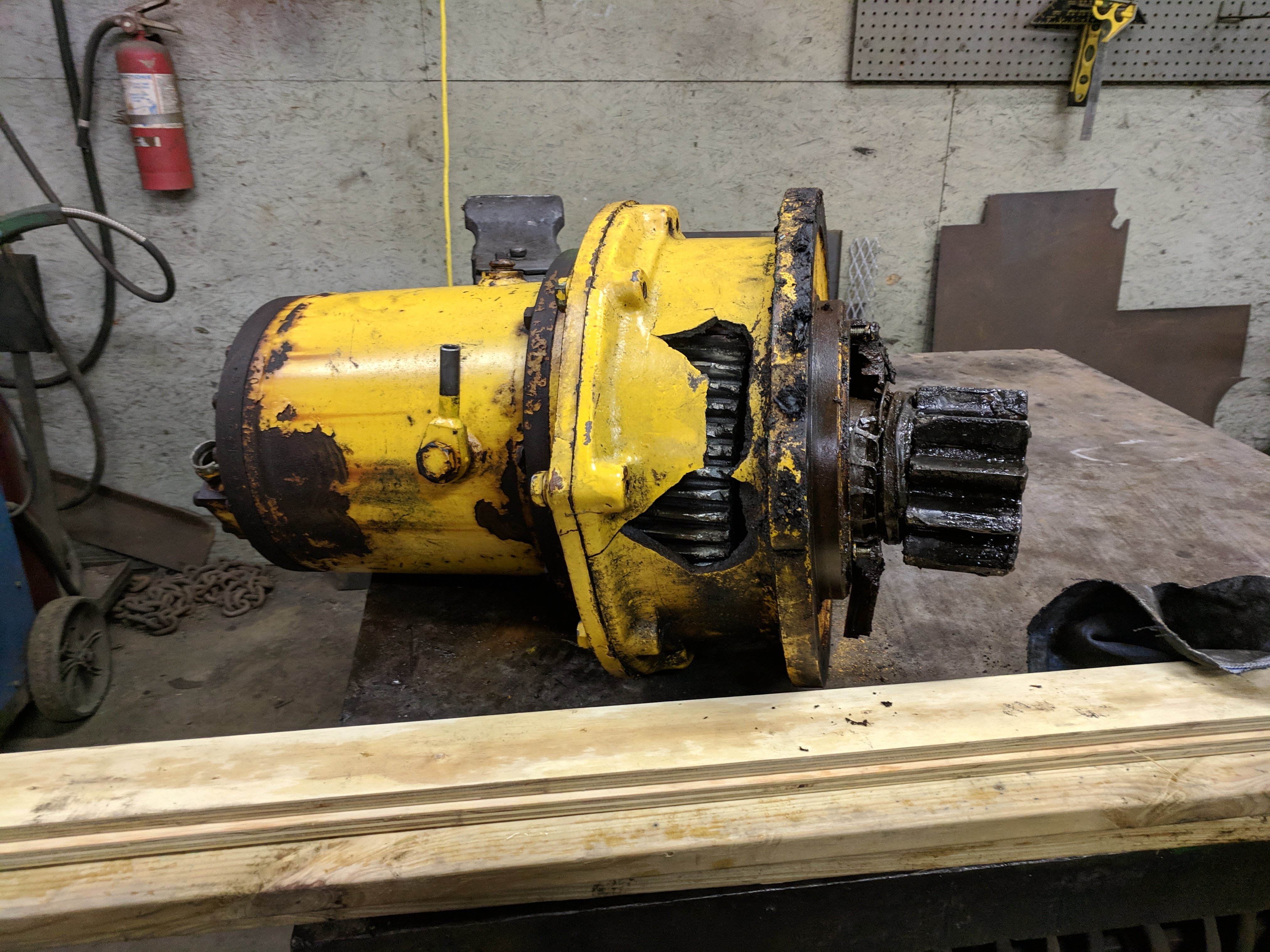 In need of a Swing Drive for a International 3964 Excavator (Yumbo ...