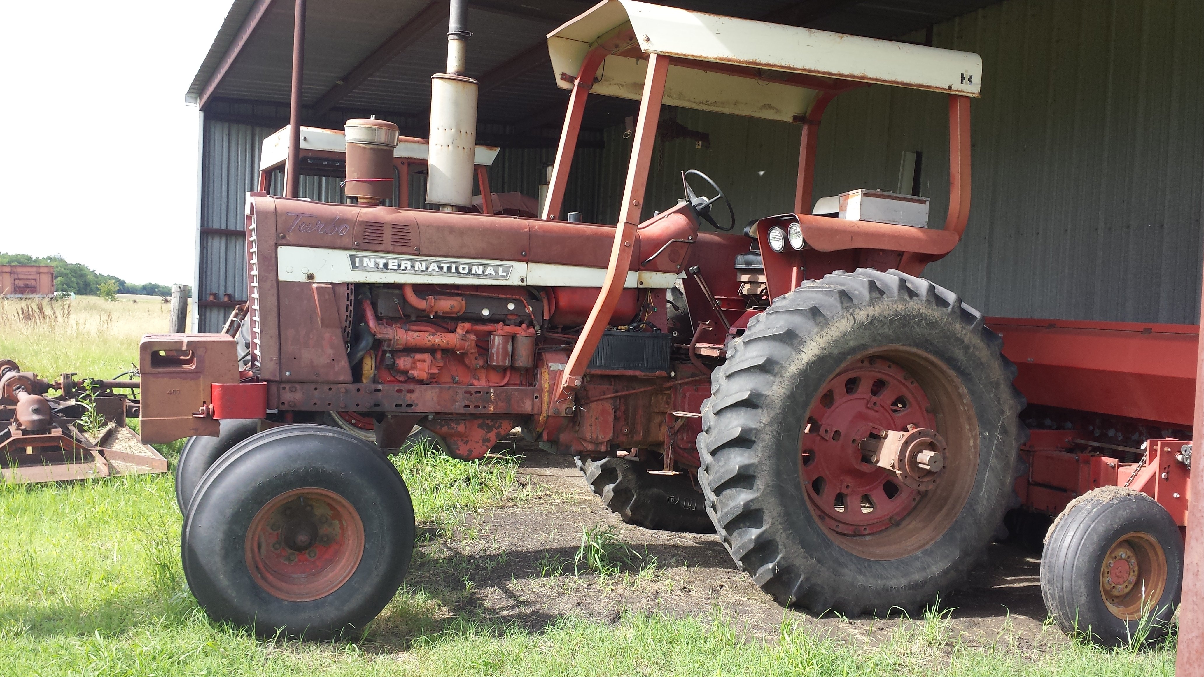 canopy tractors, 66 two post vs 66 4 post vs 86 4 post - Technical IH ...