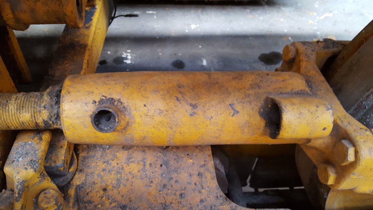 TD9 track adjuster.. success ! - IH Construction Equipment - Red Power ...