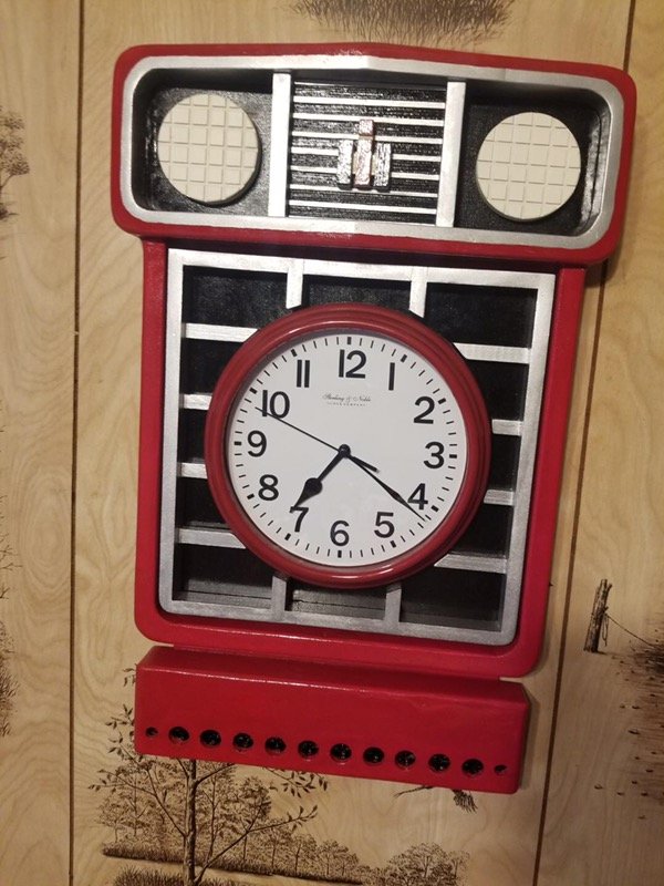 Ih clock - General Chat - Red Power Magazine Community