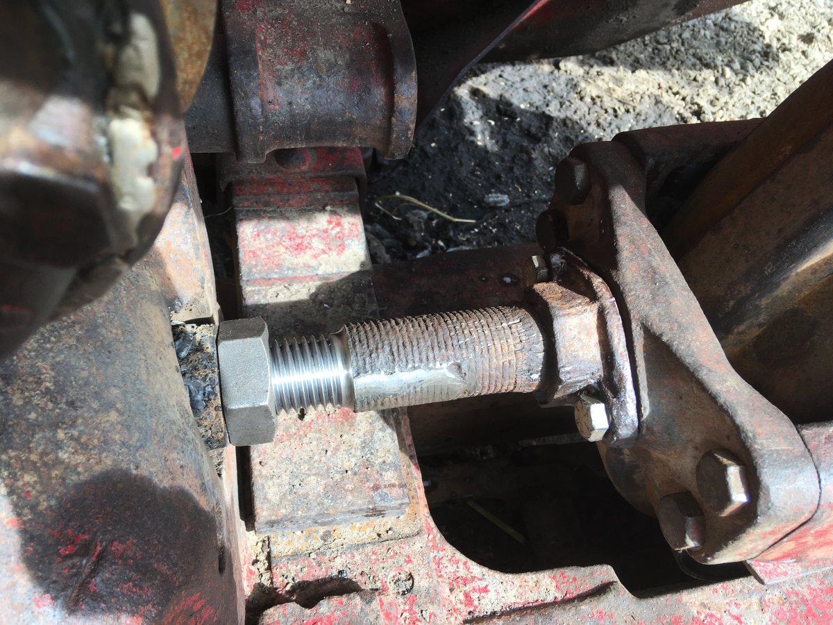 Repairing a stripped TD9 track adjuster - IH Construction Equipment ...