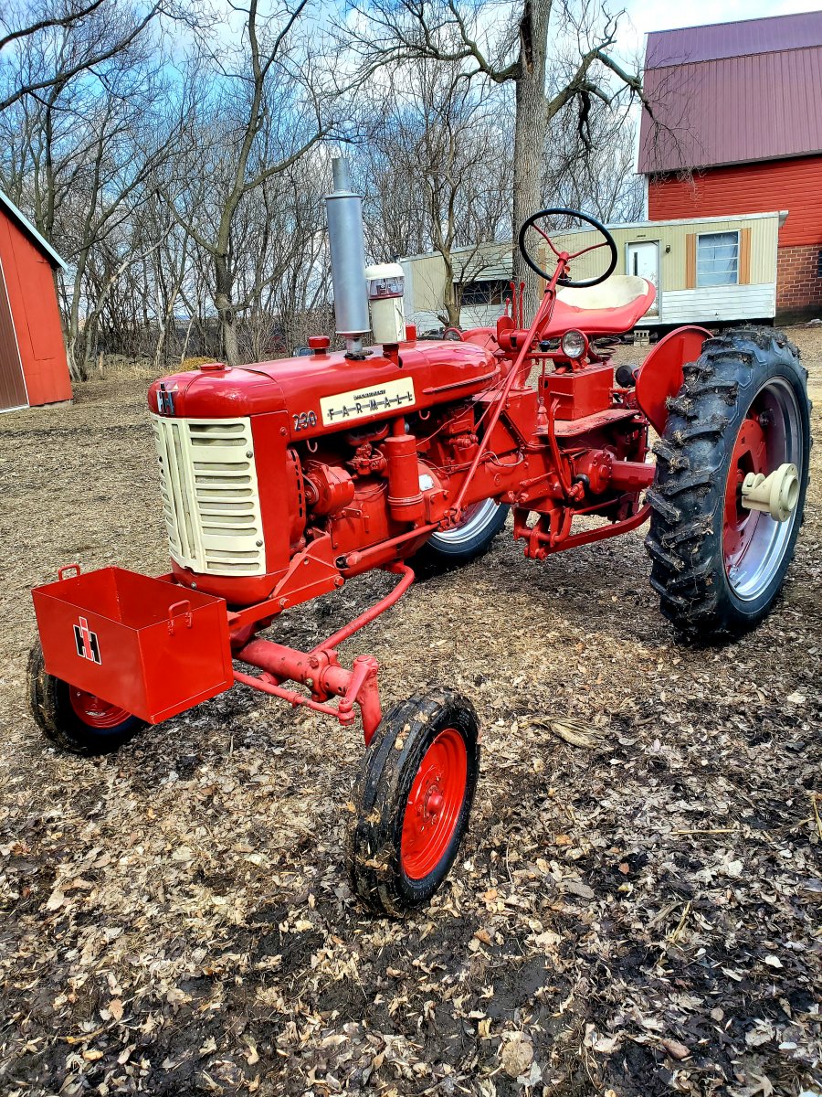 Dads farmall 230 with factory dual hubs - Technical IH Talk - Red Power ...