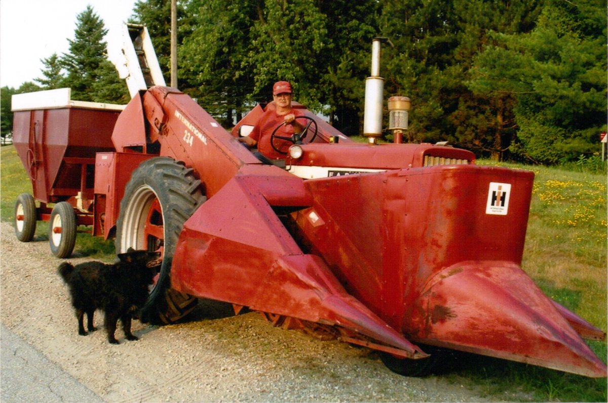 Calling all 234 picker experts - Technical IH Talk - Red Power Magazine ...
