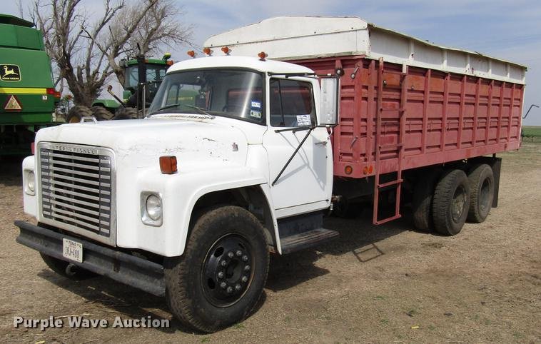 International 1700 Grain Truck - General Chat - Red Power Magazine ...