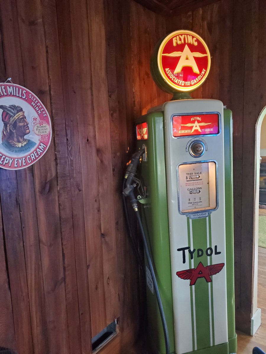 Old gas pumps and pop machines - General Chat - Red Power Magazine ...