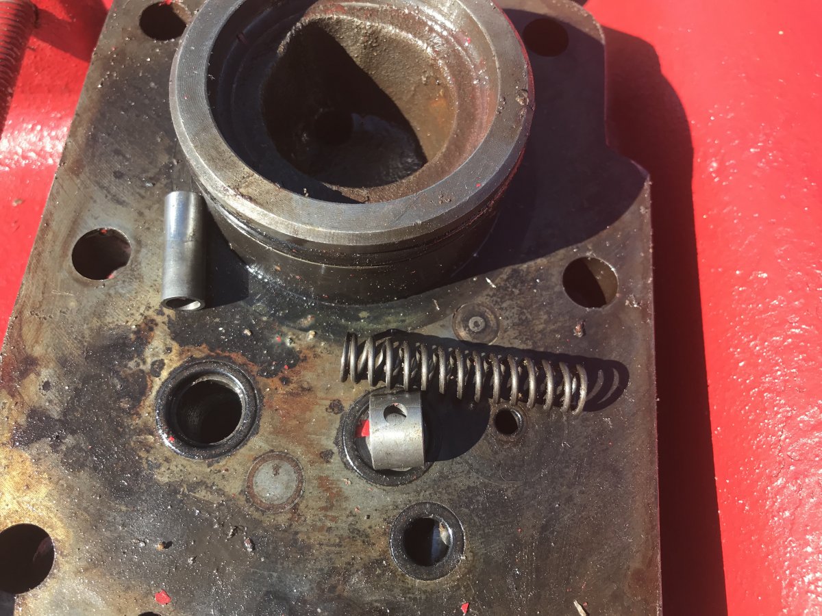 B414 Hydraulic Valve Body - Technical IH Talk - Red Power Magazine ...