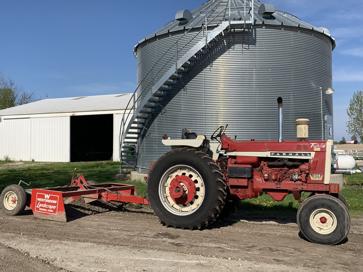 Let's see pics of your ih working this spring - Technical IH Talk - Red ...