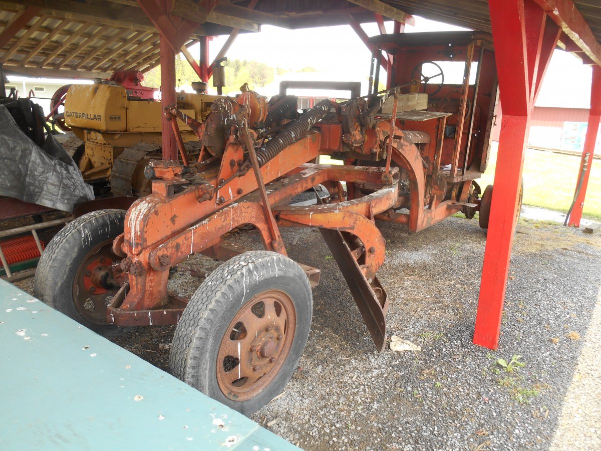 Adam'sroad grader - General Chat - Red Power Magazine Community