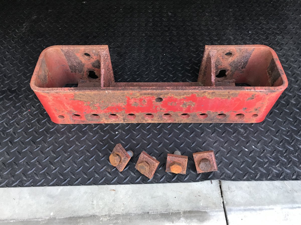 Is this an IH weight bracket? - Technical IH Talk - Red Power Magazine ...