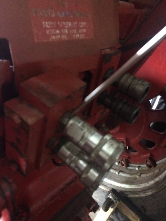 Hyd fitting part number help. Rear of an 806. - Technical IH Talk - Red ...