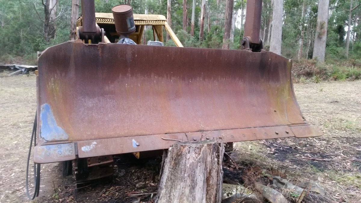 TD15B Dozer Repair - IH Construction Equipment - Red Power Magazine ...