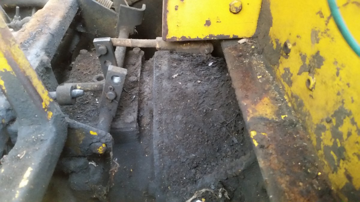 TD15B Dozer Repair - IH Construction Equipment - Red Power Magazine ...