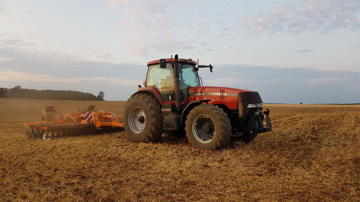 Reds in France! - Technical IH Talk - Red Power Magazine Community