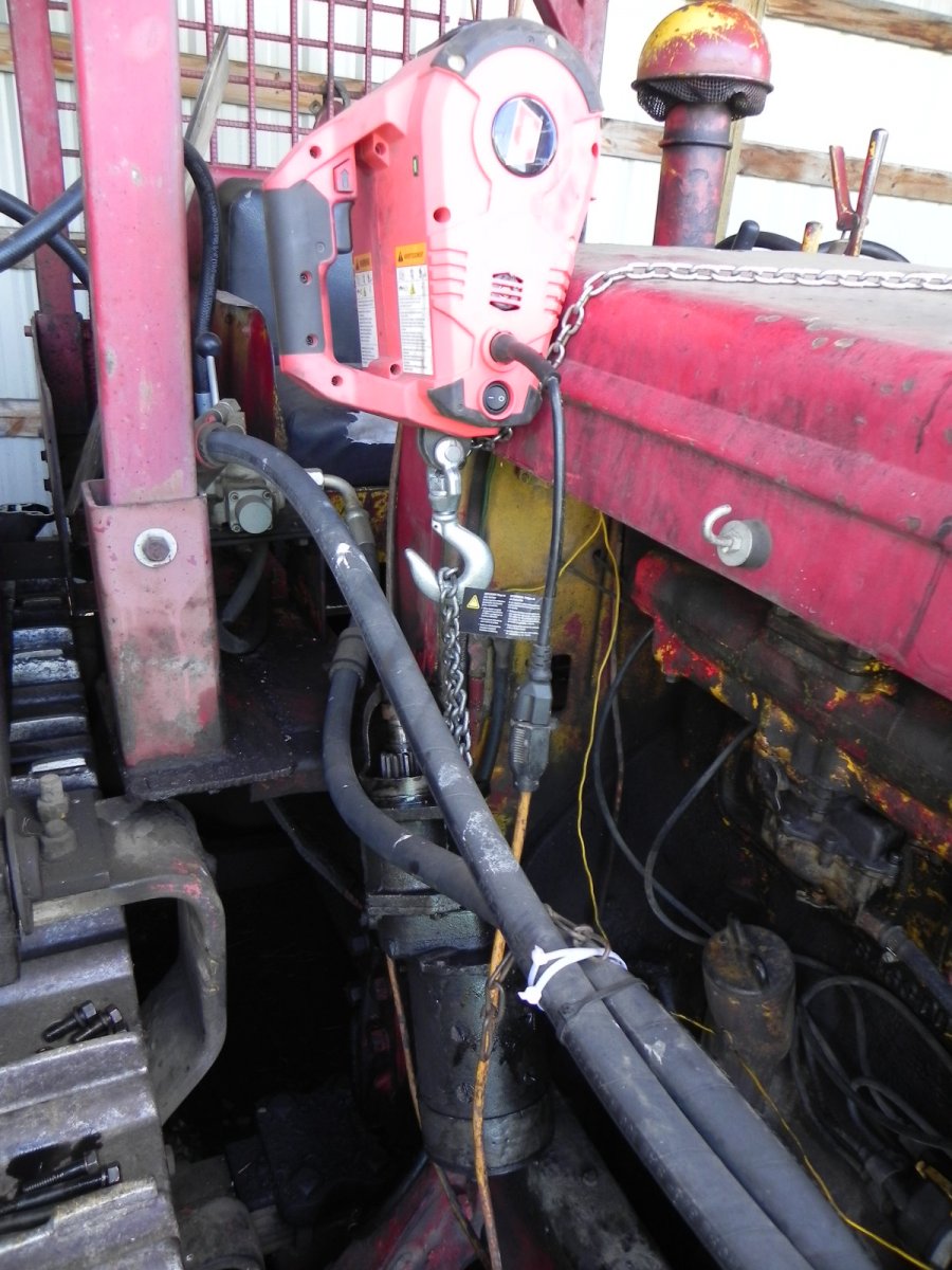 Broken Starter Spring - IH Construction Equipment - Red Power Magazine ...