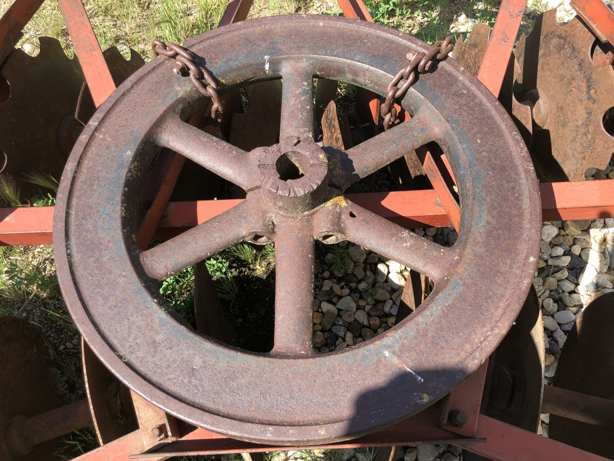 Spoke flywheel experts - General Chat - Red Power Magazine Community