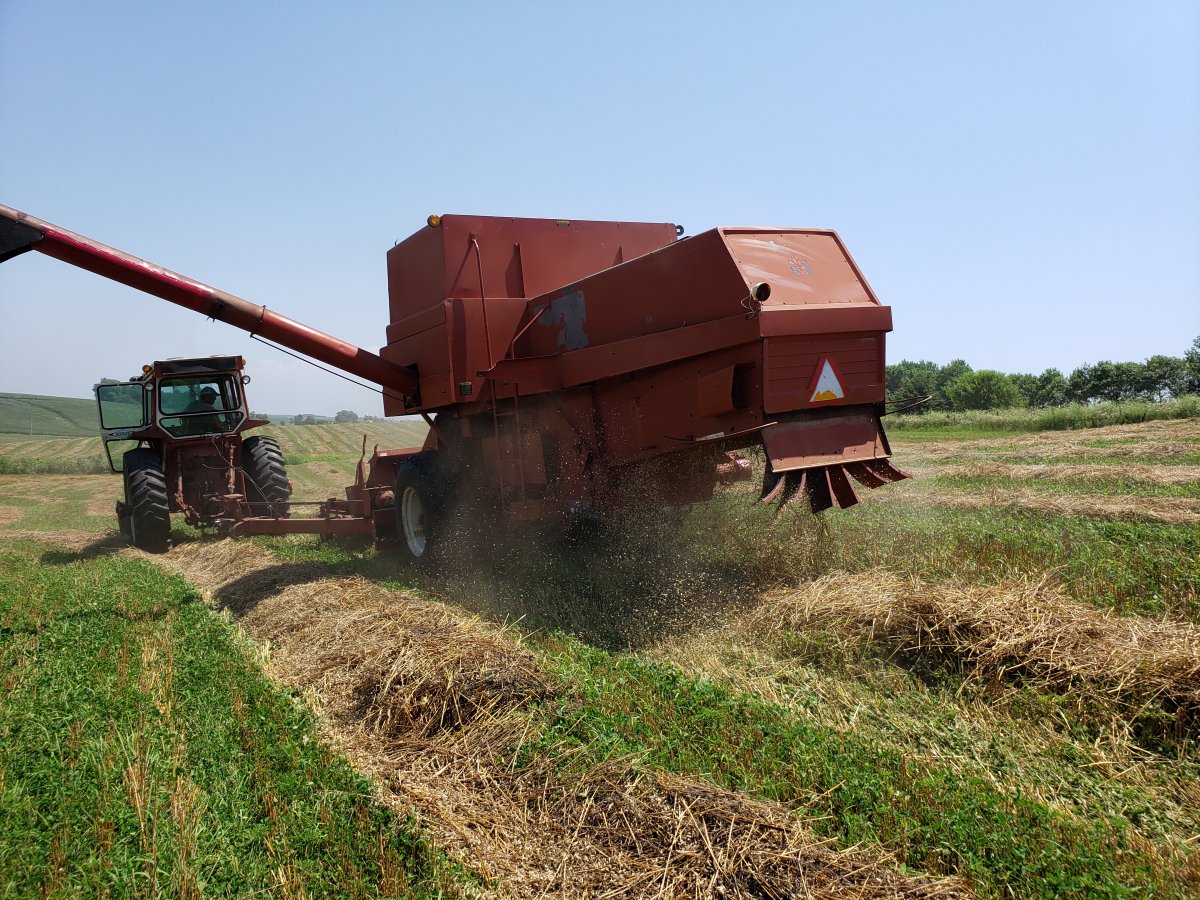 914 Combine - Projects, Builds, & Restorations - Red Power Magazine ...