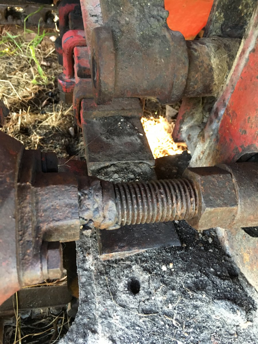 Rep[air track adjuster - IH Construction Equipment - Red Power Magazine ...