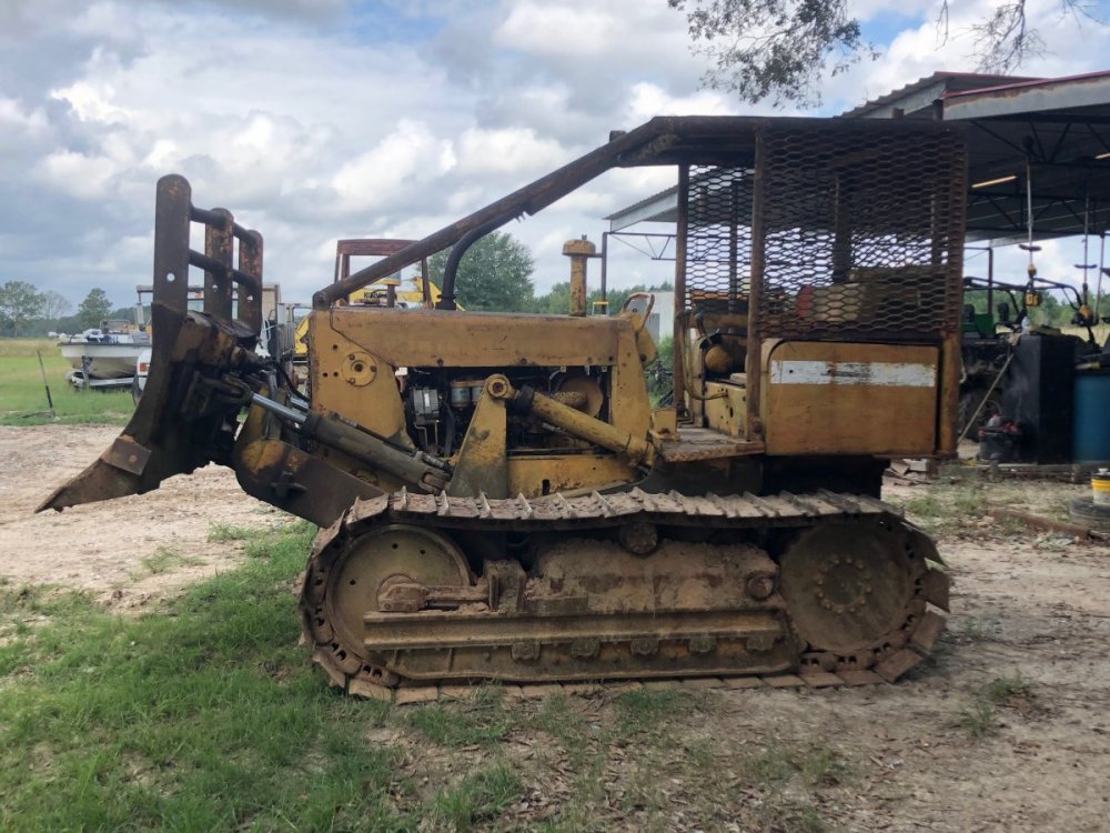 Where to buy parts for a Td8e dozer. - IH Construction Equipment - Red ...