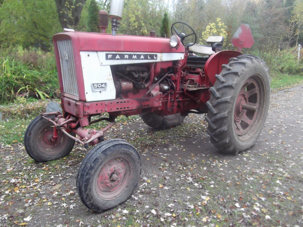 NEW TO ME FARMALL 504 - Technical IH Talk - Red Power Magazine Community