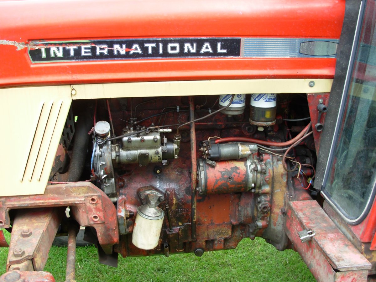 574 skidded tractor - Technical IH Talk - Red Power Magazine Community
