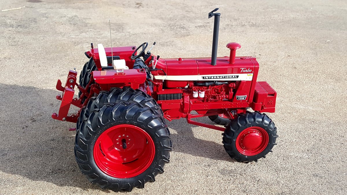 Custom Built 1/16 IH 1256 MFWD - General Chat - Red Power Magazine ...