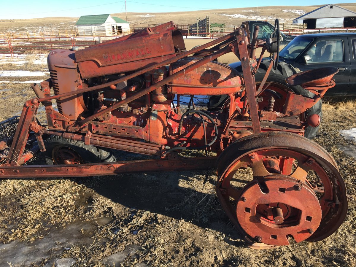 IH No. 30 and 31 loader difference - General Chat - Red Power Magazine ...