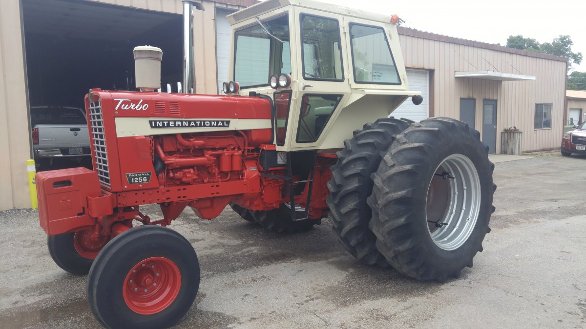 706 cab steps - Technical IH Talk - Red Power Magazine Community