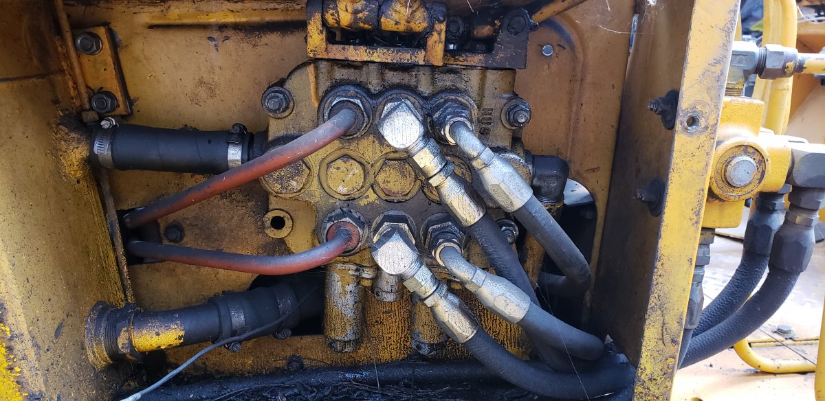 TD 9B tilt cylinder addition - IH Construction Equipment - Red Power ...