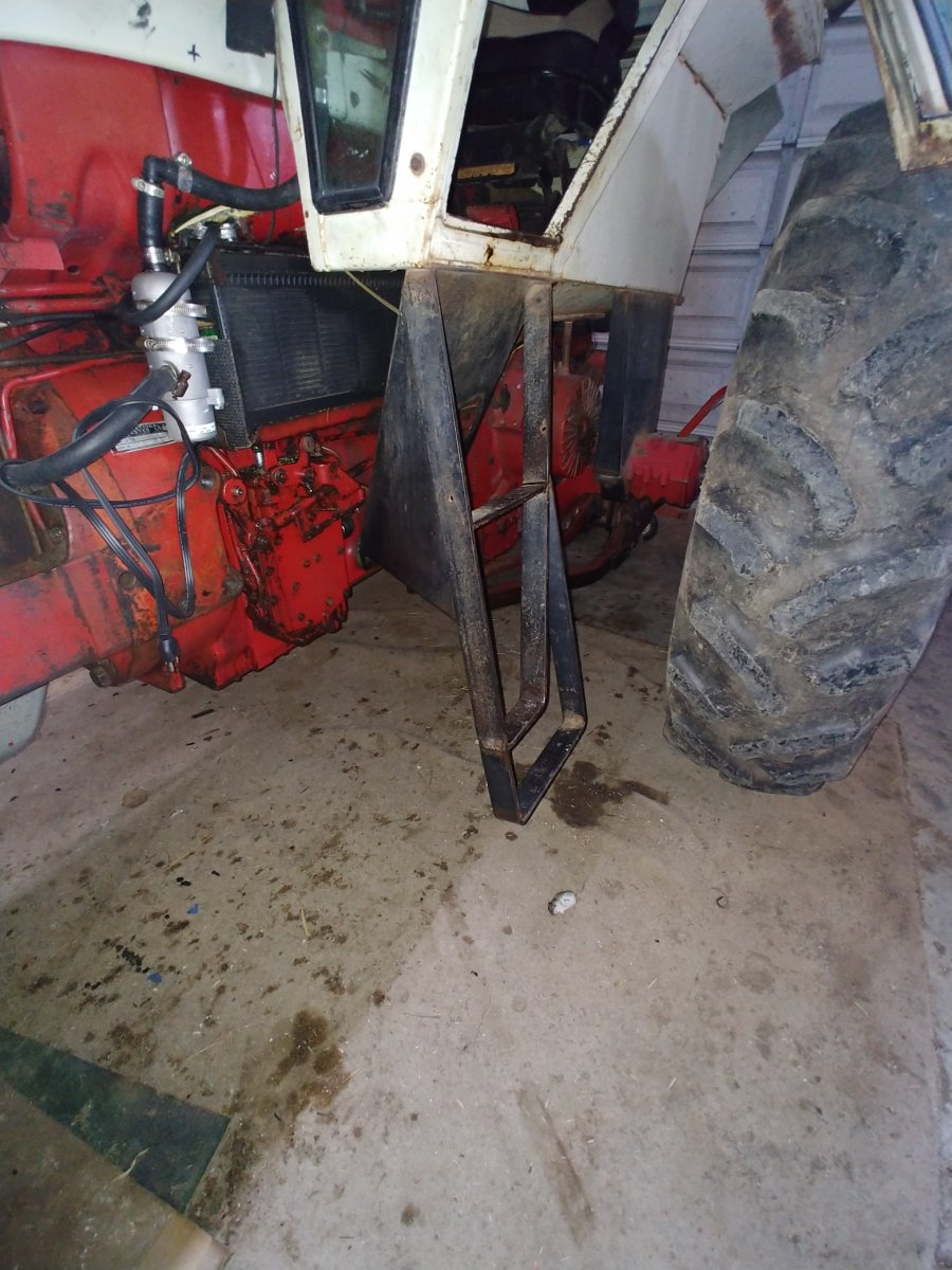 706 cab steps - Technical IH Talk - Red Power Magazine Community