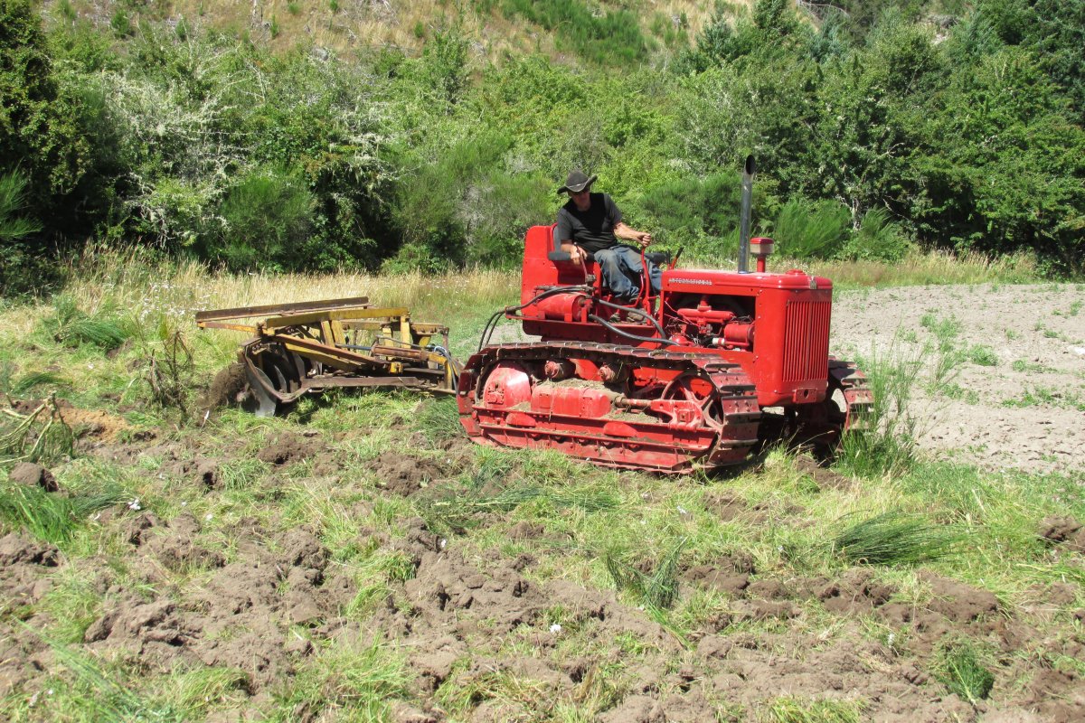 What is this? - IH Construction Equipment - Red Power Magazine Community