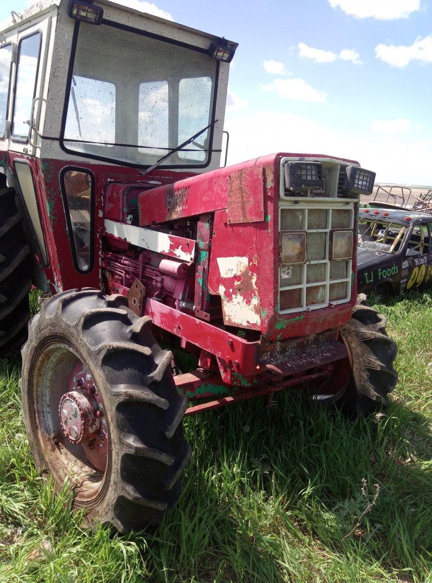 IH 824 MFD Tractor - Technical IH Talk - Red Power Magazine Community