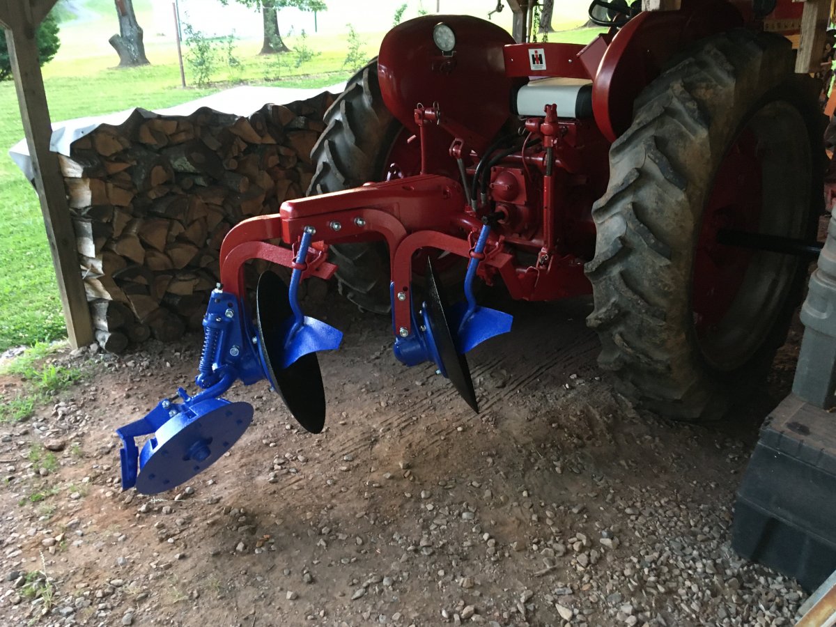 What’s close to IH blue implement paint - Technical IH Talk - Red Power ...