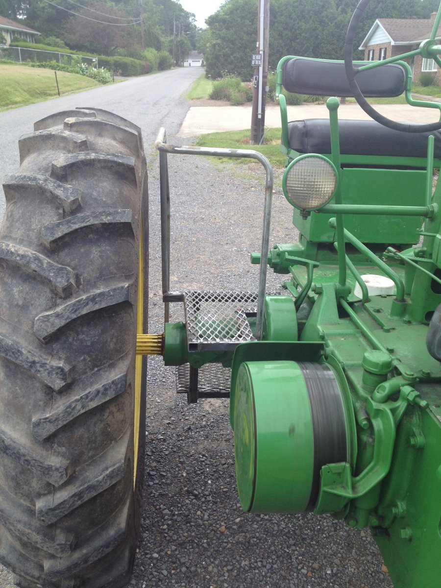 Rear Steps on 560 - Technical IH Talk - Red Power Magazine Community