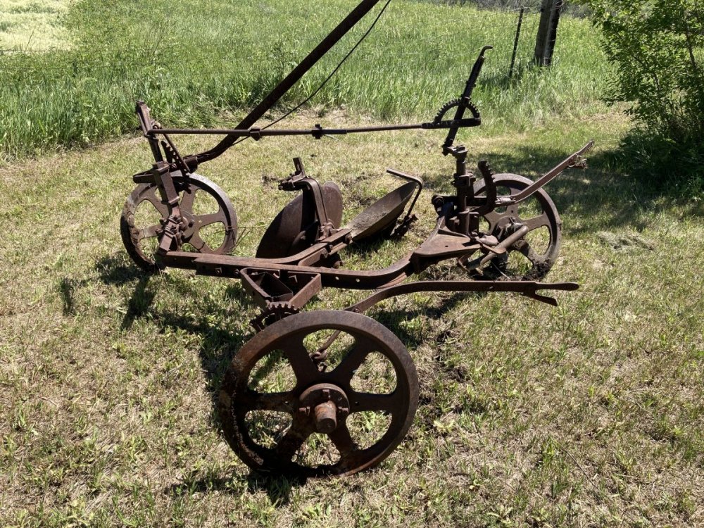 Old disk plow - General Chat - Red Power Magazine Community