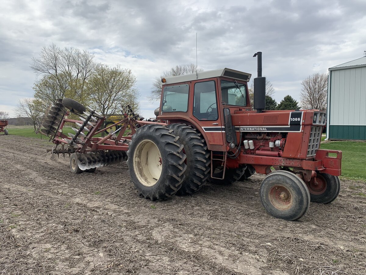 Share pictures of your IH farming operation - General Chat - Red Power ...