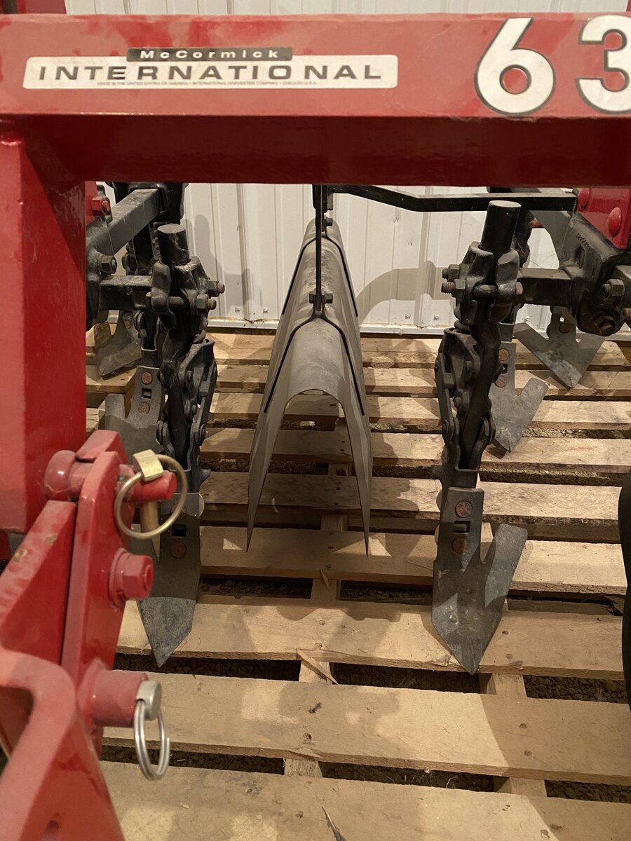 Cultivating crop shields for corn - Technical IH Talk - Red Power ...