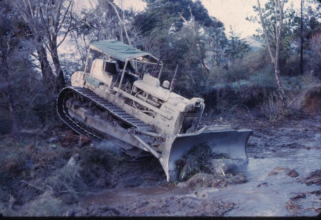 TD9B Undercarriage - IH Construction Equipment - Red Power Magazine ...