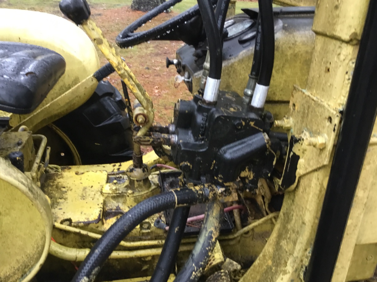 IH 2504 Tractor and 3000 Backhoe - Technical IH Talk - Red Power ...