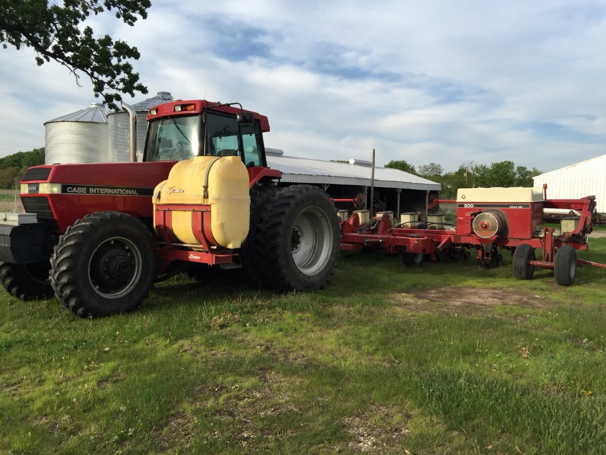 Capabilities of a 3788 2+2 - Page 4 - Technical IH Talk - Red Power ...