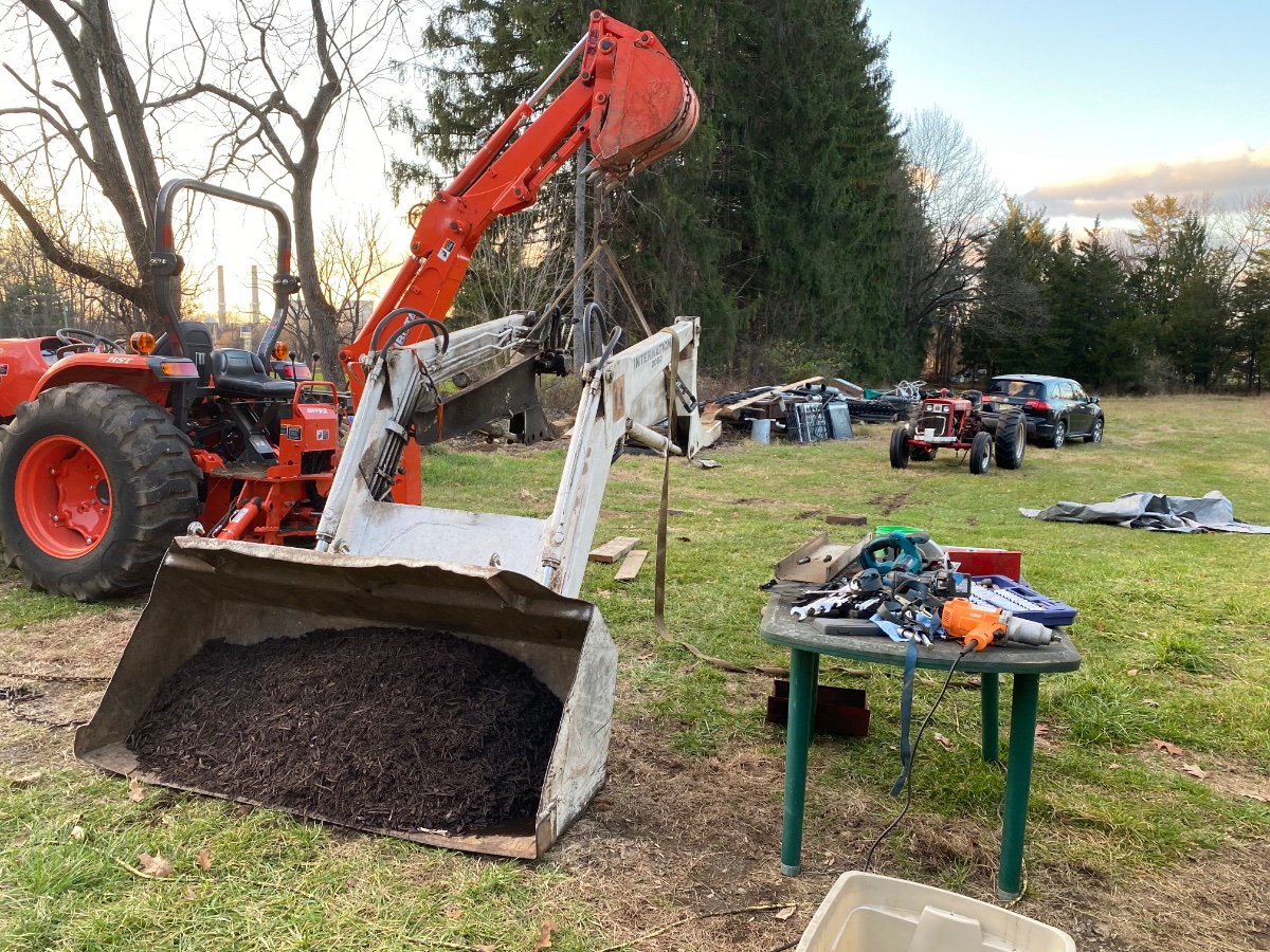 2050 loader removal ih444 - Technical IH Talk - Red Power Magazine ...