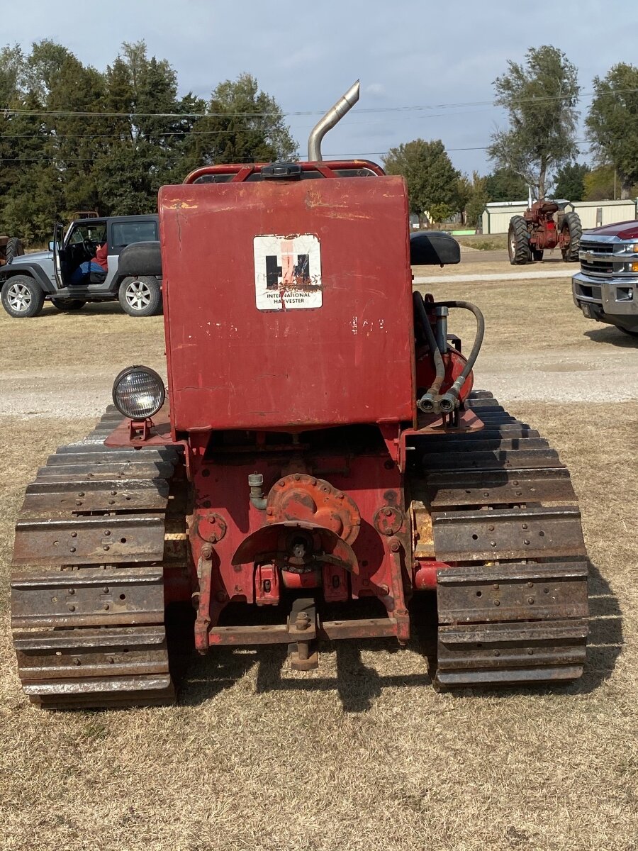 T 6, Series 62 (1962) ... What Size scraper / pan will it handle ...