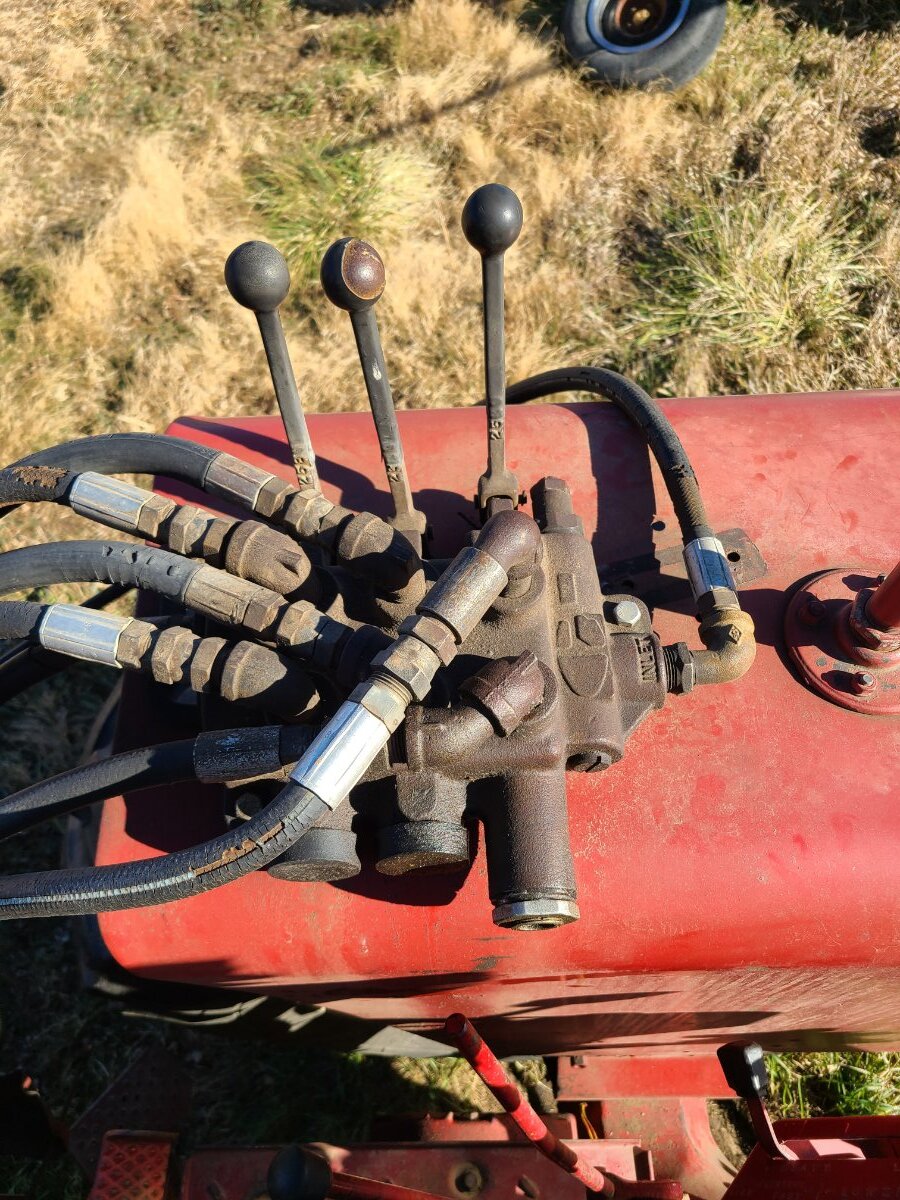 Farmall 806 steering/loader issues - Technical IH Talk - Red Power ...