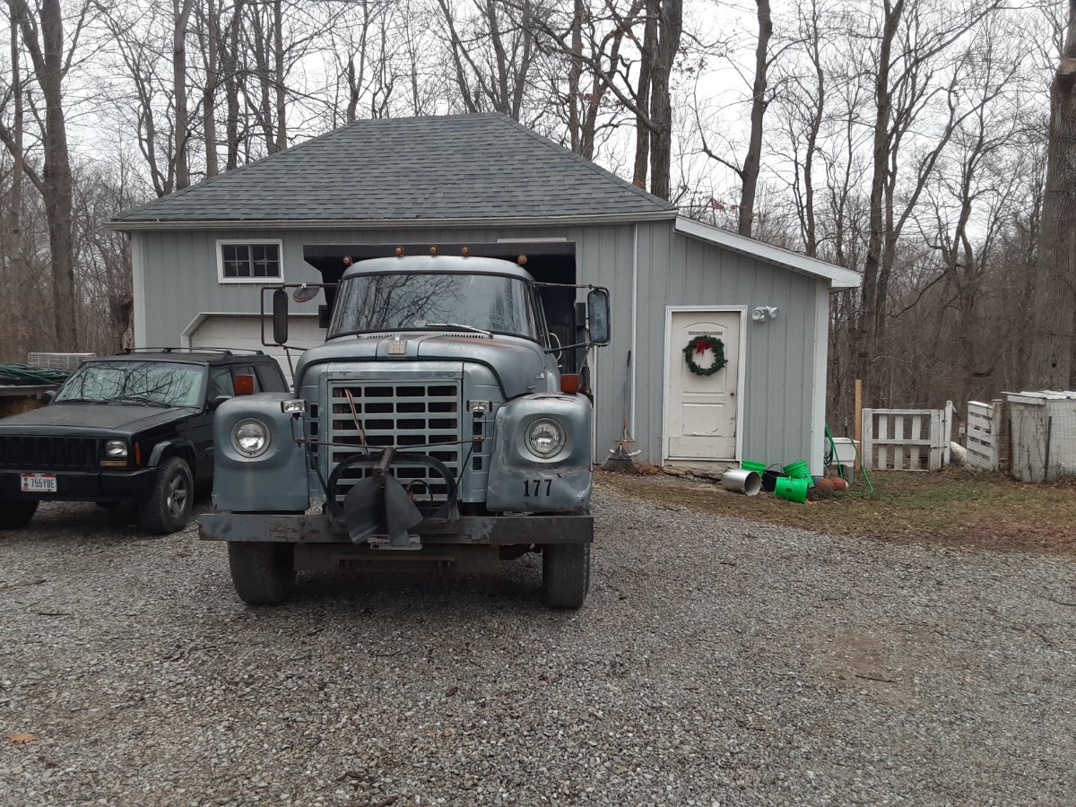 77 IH Loadstar 1700 - Projects, Builds, & Restorations - Red Power ...