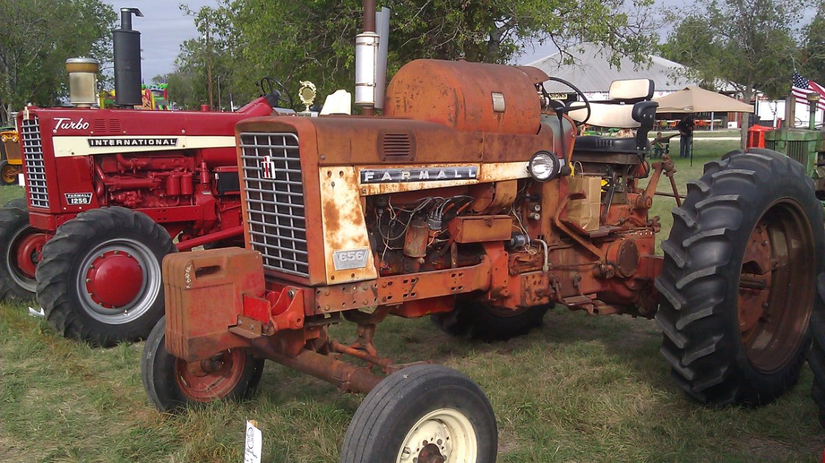 Converting a early model 656 to a late model - Technical IH Talk - Red ...